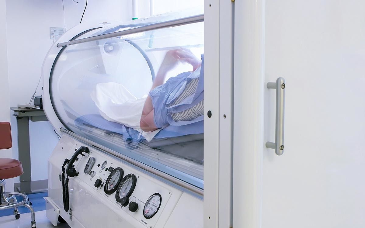 Treating Decompression Sickness (The Bends) | DAN Southern Africa